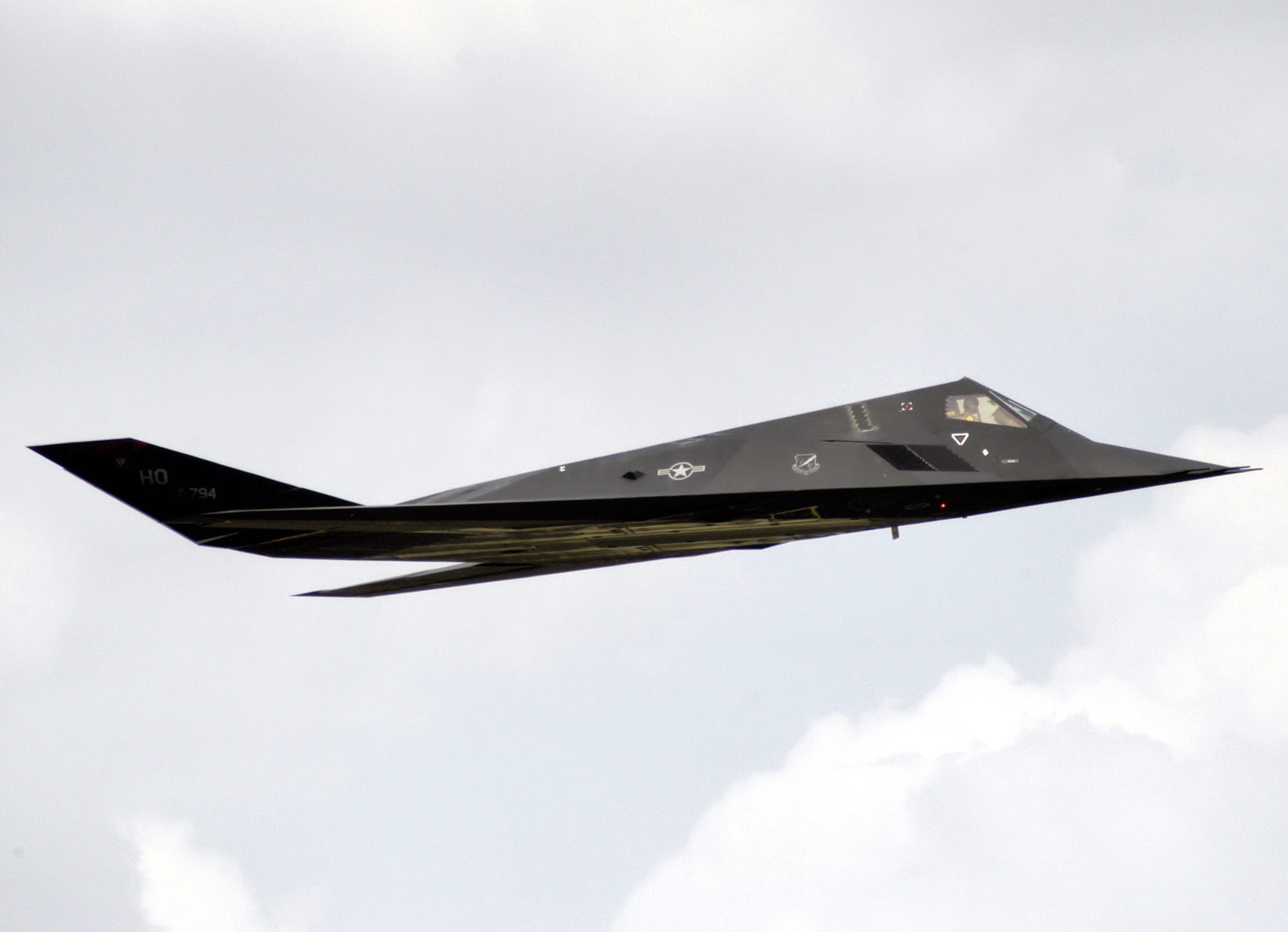 F117 Nighthawk ground attack aircraft built by Lockheed Martin ...